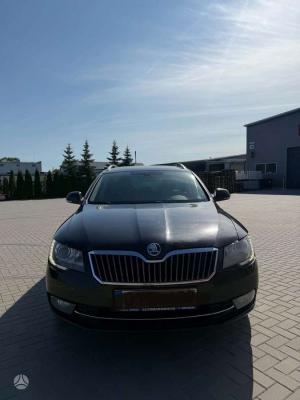 Brown Skoda SuperB 2014 in Marijampole, with an engine capacity of 3.60 L and mileage of 293 thousand km for 3600 €, photo 5 on AUTOMOTO.COM.LV