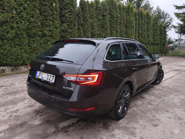 Brown Skoda SuperB 2016 in Vilnius, with an engine capacity of 1.97 L and mileage of 277 thousand km for 9700 €, photo 4 on AUTOMOTO.COM.LV