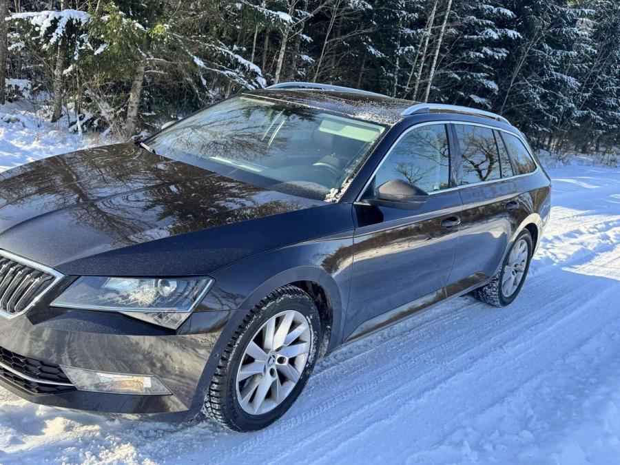 Brūns Skoda SuperB 2016 Kauņa, ar dzinēja tilpumu 1.60 L un nobraukumu 220 tūkst. km par 9800 €, foto 17 vietnē AUTOMOTO.COM.LV