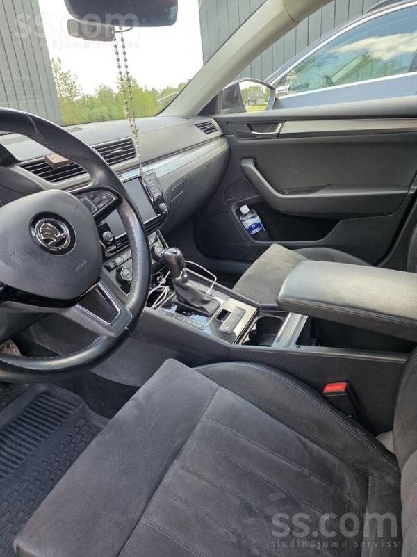 Brown Skoda SuperB 2016 in Ogre, with an engine capacity of 2.00 L and mileage of 212 thousand km for 12750 €, photo 10 on AUTOMOTO.COM.LV