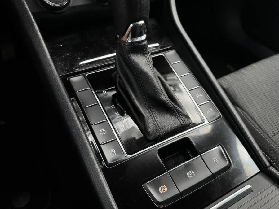 Brūns Skoda SuperB 2016 Rīga, ar dzinēja tilpumu 2.00 L un nobraukumu 208 tūkst. km par 9200 €, foto 18 vietnē AUTOMOTO.COM.LV