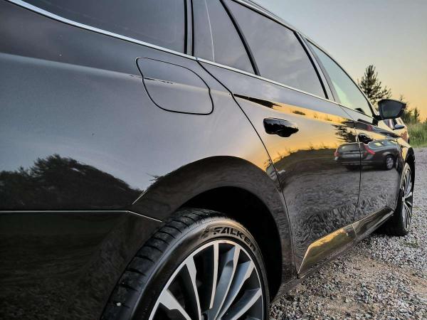 Brown Skoda SuperB 2016 in Trakai, with an engine capacity of 1.97 L and mileage of 327 thousand km for 9190 €, photo 8 on AUTOMOTO.COM.LV