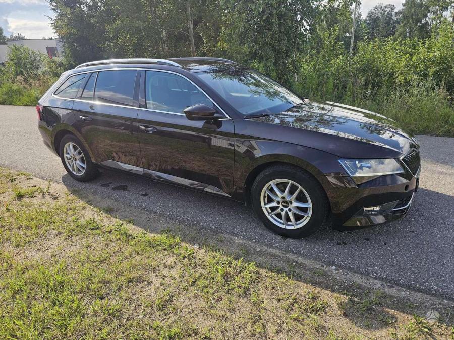 Brown Skoda SuperB 2016 in Vilnius, with an engine capacity of 1.97 L and mileage of 197 thousand km for 8700 €, photo 5 on AUTOMOTO.COM.LV