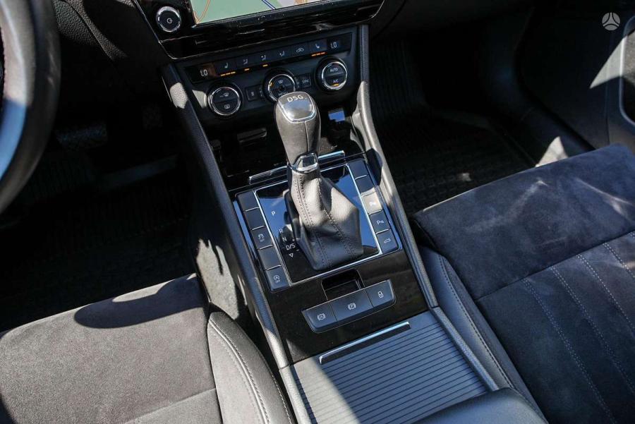 Brown Skoda SuperB 2016 in Marijampole, with an engine capacity of 1.97 L and mileage of 179 thousand km for 15950 €, photo 24 on AUTOMOTO.COM.LV