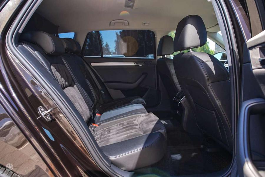 Brown Skoda SuperB 2016 in Marijampole, with an engine capacity of 1.97 L and mileage of 179 thousand km for 15950 €, photo 41 on AUTOMOTO.COM.LV