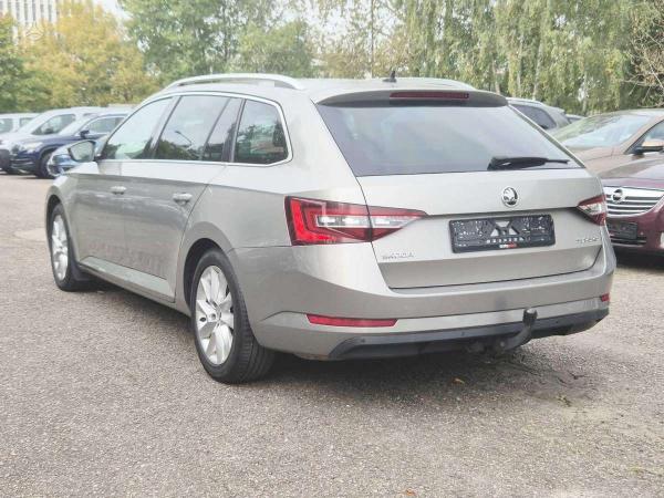 Brown Skoda SuperB 2017 in Vilnius, with an engine capacity of 1.40 L and mileage of 327 thousand km for 10900 €, photo 5 on AUTOMOTO.COM.LV