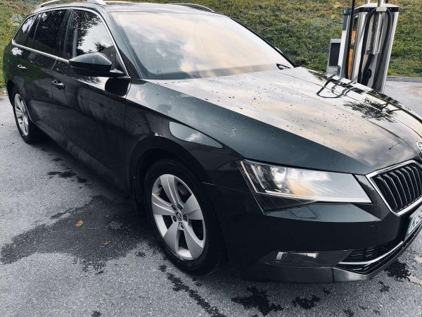 Skoda SuperB 2018 in Alytus on AUTOMOTO.COM.LV Brown Skoda SuperB 2018 in Alytus, with an engine capacity of 1.80 L and mileage of 319 thousand km for 7300 €, photo 3 on AUTOMOTO.COM.LV