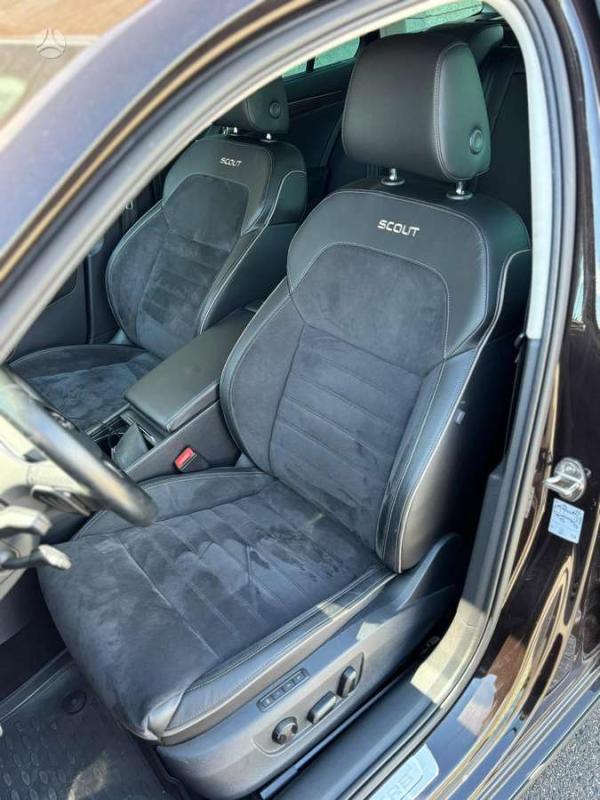 Brown Skoda SuperB 2021 in Klaipeda, with an engine capacity of 1.97 L and mileage of 119 thousand km for 23800 €, photo 7 on AUTOMOTO.COM.LV