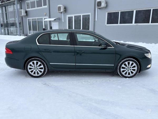 Zaļš Skoda SuperB 2009 Viļņa, ar dzinēja tilpumu 1.97 L un nobraukumu 524 tūkst. km par 2350 €, foto 2 vietnē AUTOMOTO.COM.LV