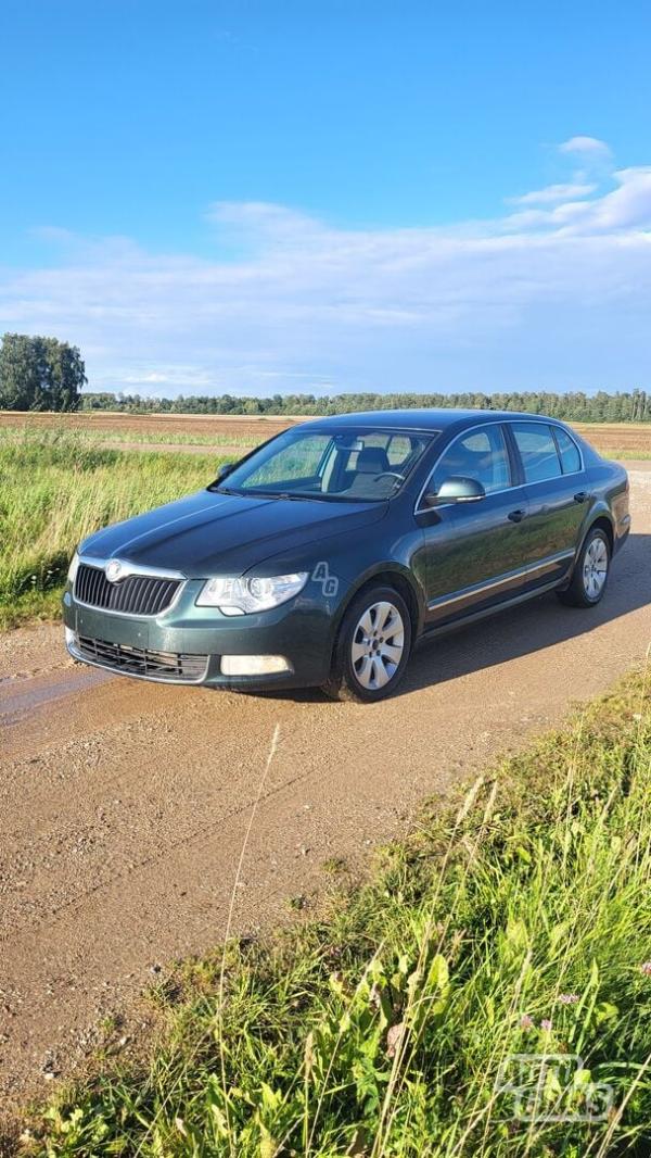 Skoda SuperB 2012 in Panevezys on AUTOMOTO.COM.LV Green Skoda SuperB 2012 in Panevezys, with an engine capacity of 1.80 L and mileage of 551 thousand km for 1700 €, photo 3 on AUTOMOTO.COM.LV