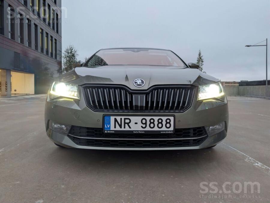 Green Skoda SuperB 2016 in Riga, with an engine capacity of 2.00 L and mileage of 119 thousand km for 15900 €, photo 7 on AUTOMOTO.COM.LV