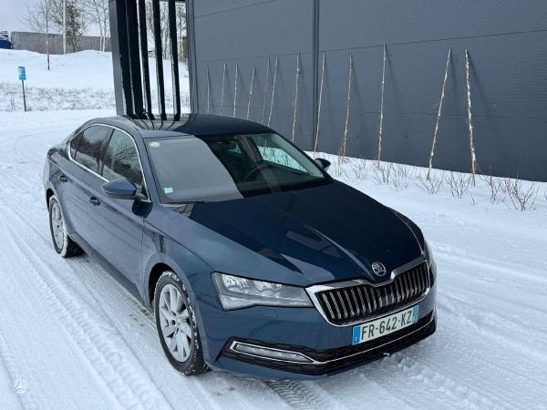 Green Skoda SuperB 2020 in Vilnius, with an engine capacity of 1.97 L and mileage of 275 thousand km for 12200 €, photo 2 on AUTOMOTO.COM.LV