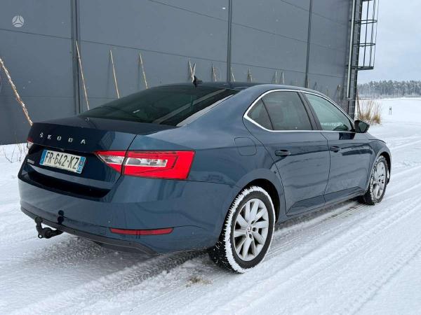 Green Skoda SuperB 2020 in Vilnius, with an engine capacity of 1.97 L and mileage of 275 thousand km for 12200 €, photo 5 on AUTOMOTO.COM.LV