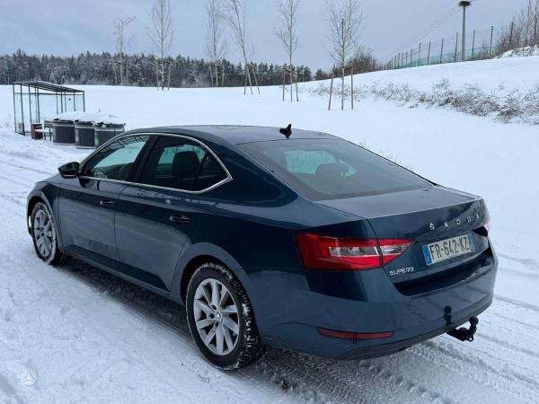 Green Skoda SuperB 2020 in Vilnius, with an engine capacity of 1.97 L and mileage of 275 thousand km for 12200 €, photo 6 on AUTOMOTO.COM.LV