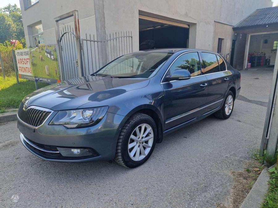 Zaļš Skoda SuperB 2013 Panevēža, ar dzinēja tilpumu 2.00 L un nobraukumu 340 tūkst. km par 4990 €, foto 3 vietnē AUTOMOTO.COM.LV