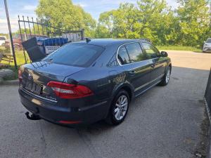 Zaļš Skoda SuperB 2013 Panevēža, ar dzinēja tilpumu 2.00 L un nobraukumu 340 tūkst. km par 4990 €, foto 10 vietnē AUTOMOTO.COM.LV