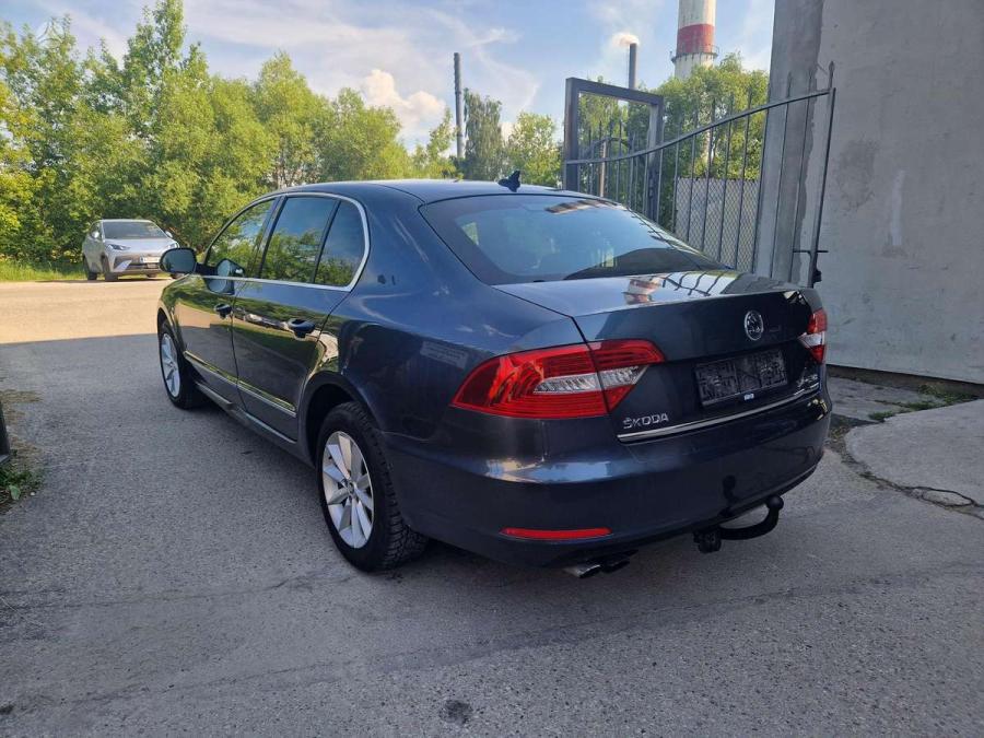 Zaļš Skoda SuperB 2013 Panevēža, ar dzinēja tilpumu 2.00 L un nobraukumu 340 tūkst. km par 4990 €, foto 13 vietnē AUTOMOTO.COM.LV
