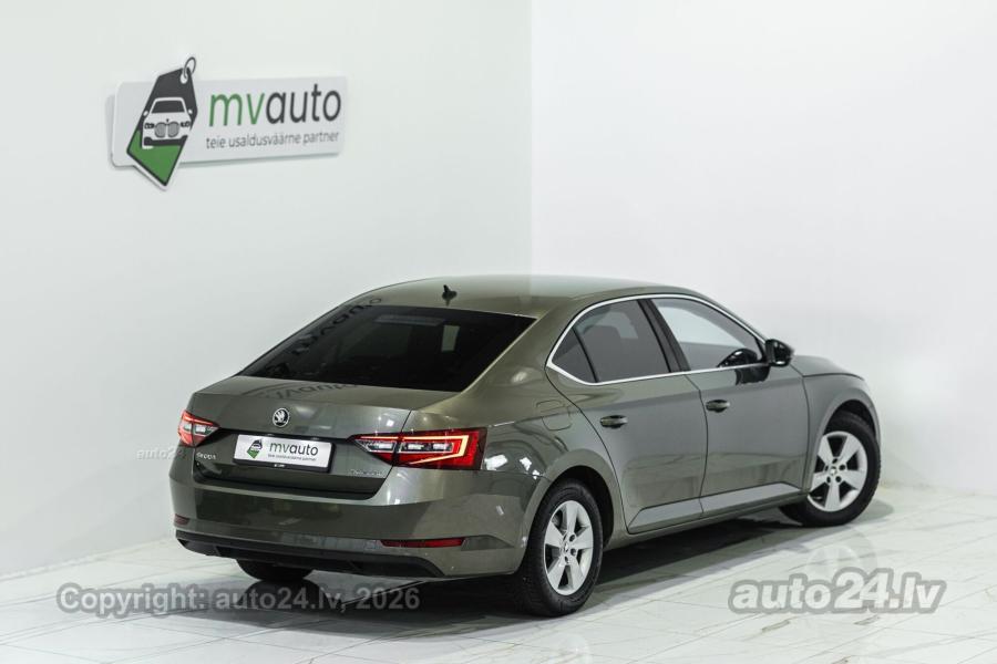 Zaļš Skoda SuperB 2016 Tallina, ar dzinēja tilpumu 1.80 L un nobraukumu 136 tūkst. km par 12990 €, foto 3 vietnē AUTOMOTO.COM.LV