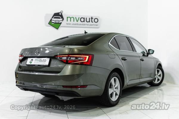 Green Skoda SuperB 2016 in Tallinn, with an engine capacity of 1.80 L and mileage of 136 thousand km for 12990 €, photo 8 on AUTOMOTO.COM.LV