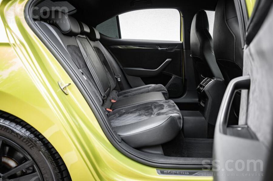 Green Skoda SuperB 2019 in Riga, with an engine capacity of 1.50 L and mileage of 147 thousand km for 16750 €, photo 15 on AUTOMOTO.COM.LV