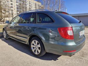 Zaļš Skoda SuperB 2012 Rīga, ar dzinēja tilpumu 2.00 L un nobraukumu 450 tūkst. km par 4000 €, foto  vietnē AUTOMOTO.COM.LV