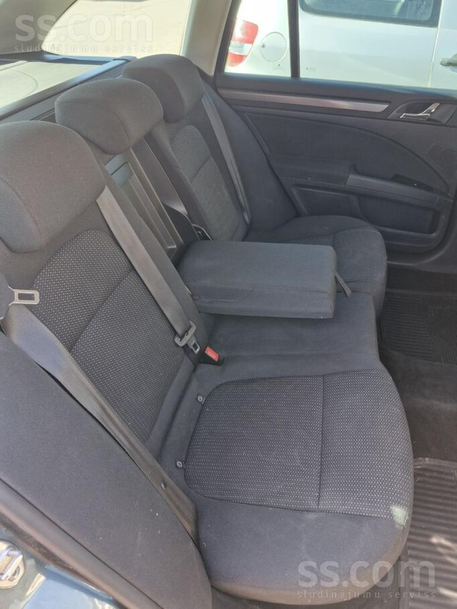 Zaļš Skoda SuperB 2012 Rīga, ar dzinēja tilpumu 2.00 L un nobraukumu 450 tūkst. km par 4000 €, foto 4 vietnē AUTOMOTO.COM.LV