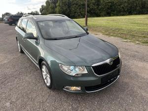 Green Skoda SuperB 2012 in Siauliai, with an engine capacity of 1.60 L and mileage of 280 thousand km for 4950 €, photo  on AUTOMOTO.COM.LV