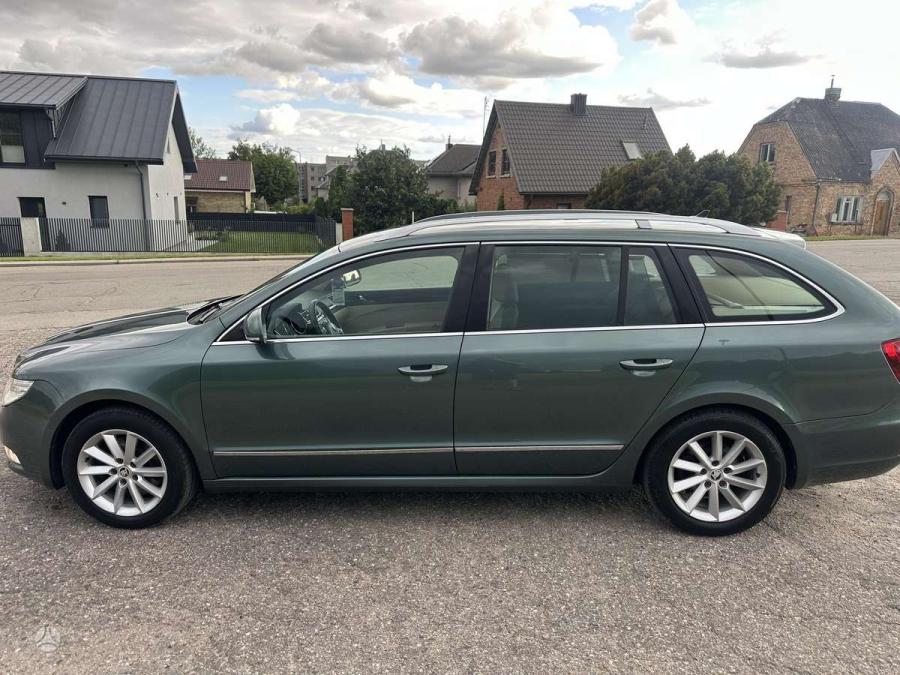 Green Skoda SuperB 2012 in Siauliai, with an engine capacity of 1.60 L and mileage of 280 thousand km for 4950 €, photo 8 on AUTOMOTO.COM.LV