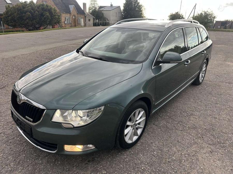 Green Skoda SuperB 2012 in Siauliai, with an engine capacity of 1.60 L and mileage of 280 thousand km for 4950 €, photo 9 on AUTOMOTO.COM.LV