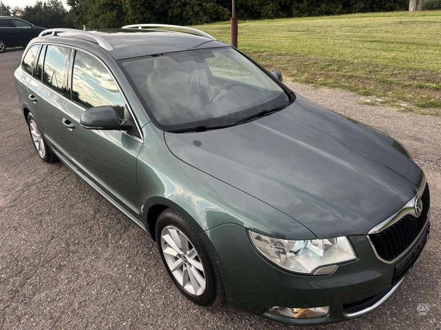 Green Skoda SuperB 2012 in Siauliai, with an engine capacity of 1.60 L and mileage of 280 thousand km for 4950 €, photo 10 on AUTOMOTO.COM.LV