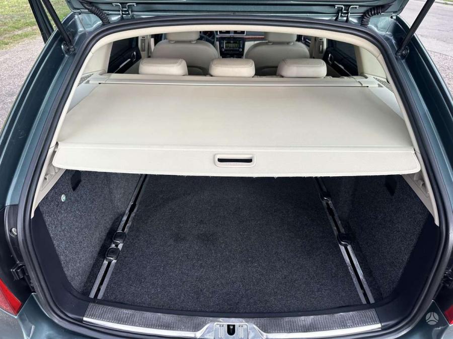 Green Skoda SuperB 2012 in Siauliai, with an engine capacity of 1.60 L and mileage of 280 thousand km for 4950 €, photo 18 on AUTOMOTO.COM.LV