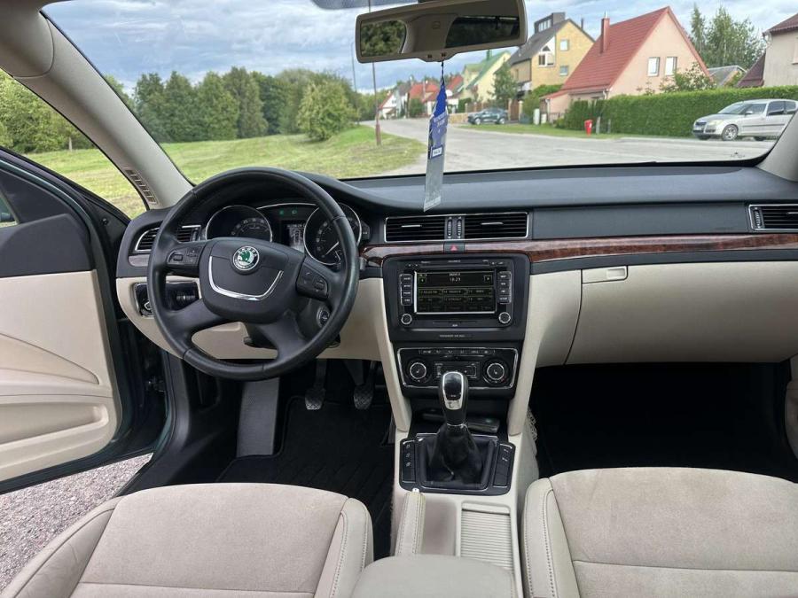 Green Skoda SuperB 2012 in Siauliai, with an engine capacity of 1.60 L and mileage of 280 thousand km for 4950 €, photo 19 on AUTOMOTO.COM.LV
