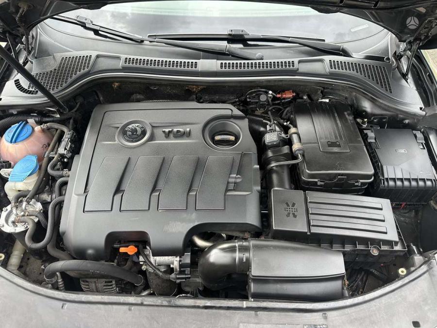 Green Skoda SuperB 2012 in Siauliai, with an engine capacity of 1.60 L and mileage of 280 thousand km for 4950 €, photo 21 on AUTOMOTO.COM.LV