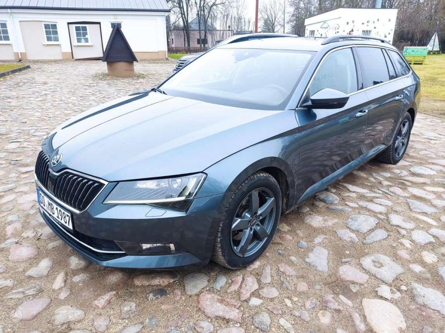 Green Skoda SuperB 2016 in Utena, with an engine capacity of 1.97 L and mileage of 265 thousand km for 8900 €, photo 3 on AUTOMOTO.COM.LV