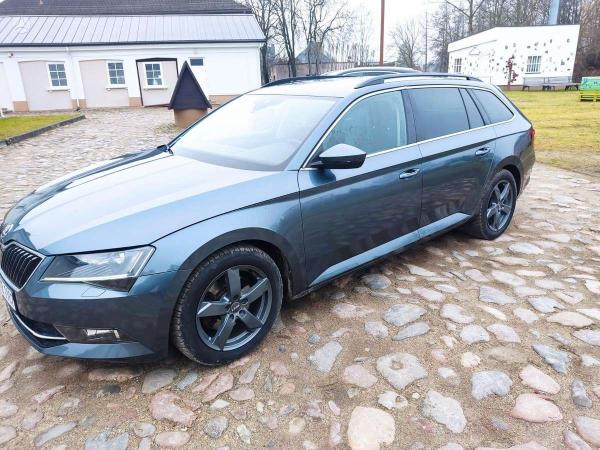Green Skoda SuperB 2016 in Utena, with an engine capacity of 1.97 L and mileage of 265 thousand km for 8900 €, photo 4 on AUTOMOTO.COM.LV
