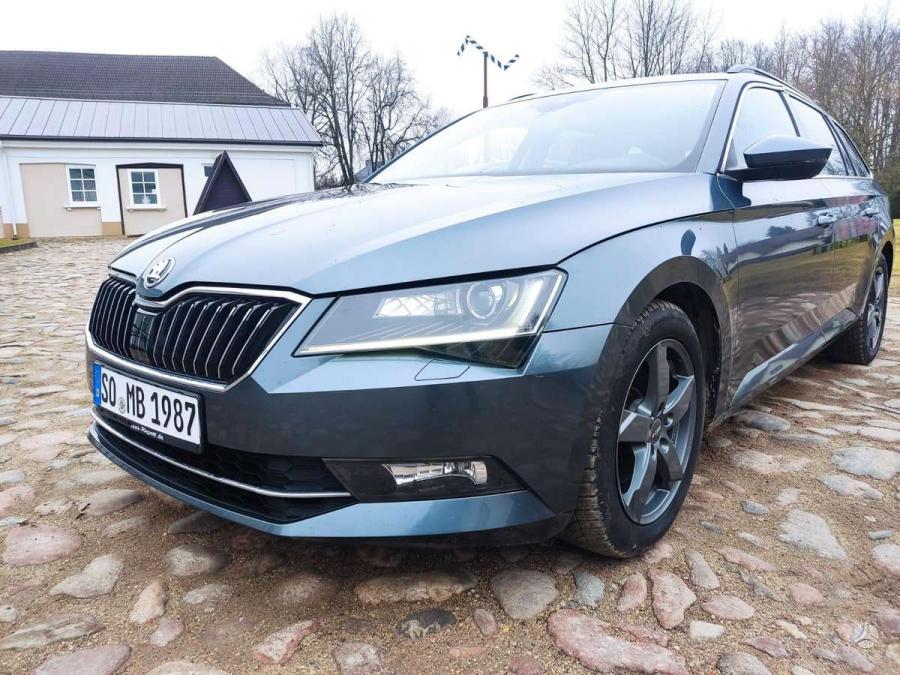 Green Skoda SuperB 2016 in Utena, with an engine capacity of 1.97 L and mileage of 265 thousand km for 8900 €, photo 5 on AUTOMOTO.COM.LV