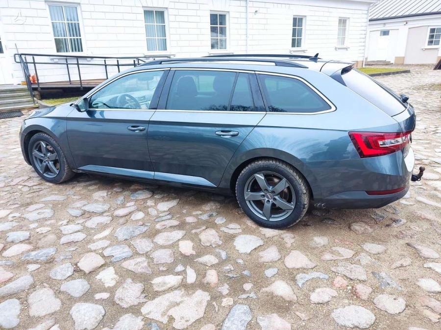 Green Skoda SuperB 2016 in Utena, with an engine capacity of 1.97 L and mileage of 265 thousand km for 8900 €, photo 11 on AUTOMOTO.COM.LV