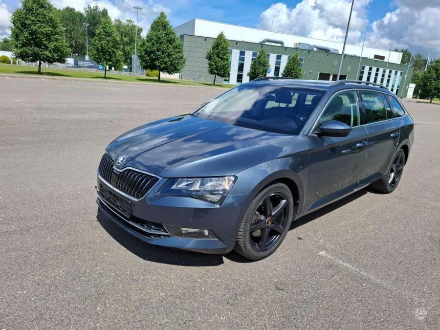 Green Skoda SuperB 2016 in Utena, with an engine capacity of 1.97 L and mileage of 142 thousand km for 11200 €, photo 9 on AUTOMOTO.COM.LV