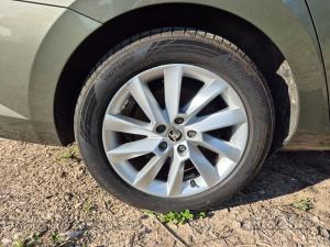 Zaļš Skoda SuperB 2017 Tartu, ar dzinēja tilpumu 1.60 L un nobraukumu 220 tūkst. km par 12900 €, foto 11 vietnē AUTOMOTO.COM.LV