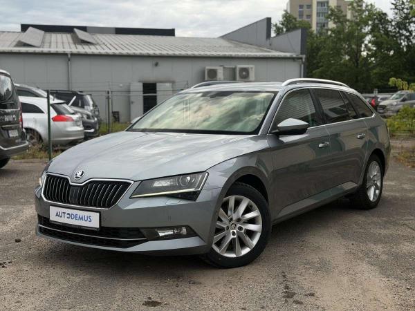 Green Skoda SuperB 2017 in Mazeikiai, with an engine capacity of 1.60 L and mileage of 253 thousand km for 10900 €, photo 1 on AUTOMOTO.COM.LV