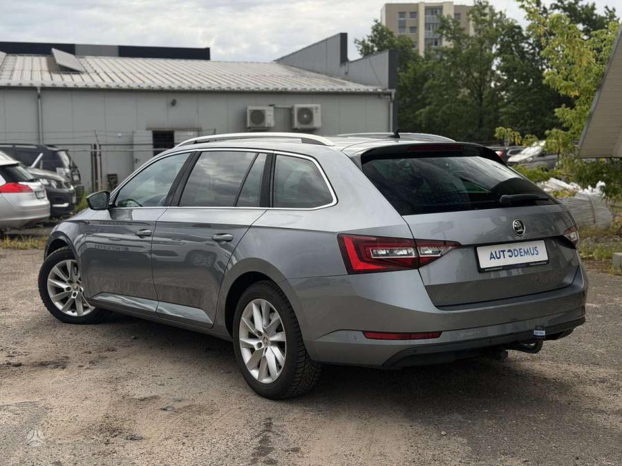Zaļš Skoda SuperB 2017 Mažeikiai, ar dzinēja tilpumu 1.60 L un nobraukumu 253 tūkst. km par 10900 €, foto 5 vietnē AUTOMOTO.COM.LV