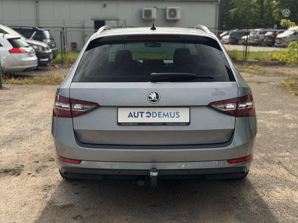 Green Skoda SuperB 2017 in Mazeikiai, with an engine capacity of 1.60 L and mileage of 253 thousand km for 10900 €, photo 10 on AUTOMOTO.COM.LV