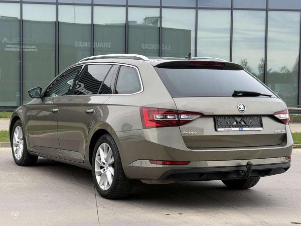 Green Skoda SuperB 2017 in Siauliai, with an engine capacity of 1.80 L and mileage of 209 thousand km for 10990 €, photo 8 on AUTOMOTO.COM.LV
