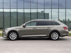 Green Skoda SuperB 2017 in Siauliai, with an engine capacity of 1.80 L and mileage of 209 thousand km for 10990 €, photo 9 on AUTOMOTO.COM.LV