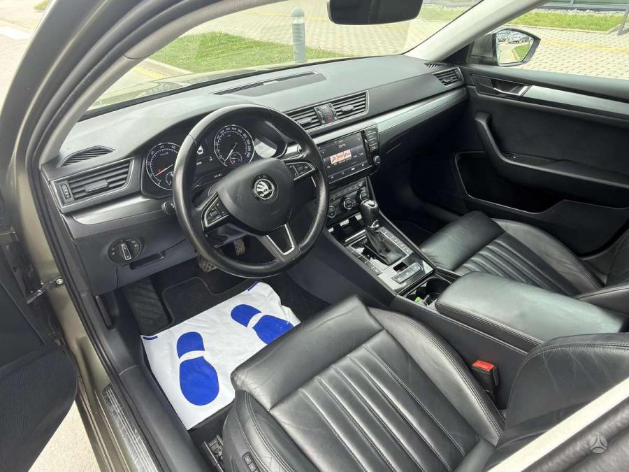 Green Skoda SuperB 2017 in Siauliai, with an engine capacity of 1.80 L and mileage of 209 thousand km for 10990 €, photo 17 on AUTOMOTO.COM.LV