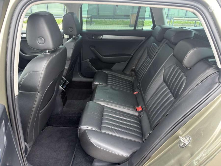 Green Skoda SuperB 2017 in Siauliai, with an engine capacity of 1.80 L and mileage of 209 thousand km for 10990 €, photo 20 on AUTOMOTO.COM.LV
