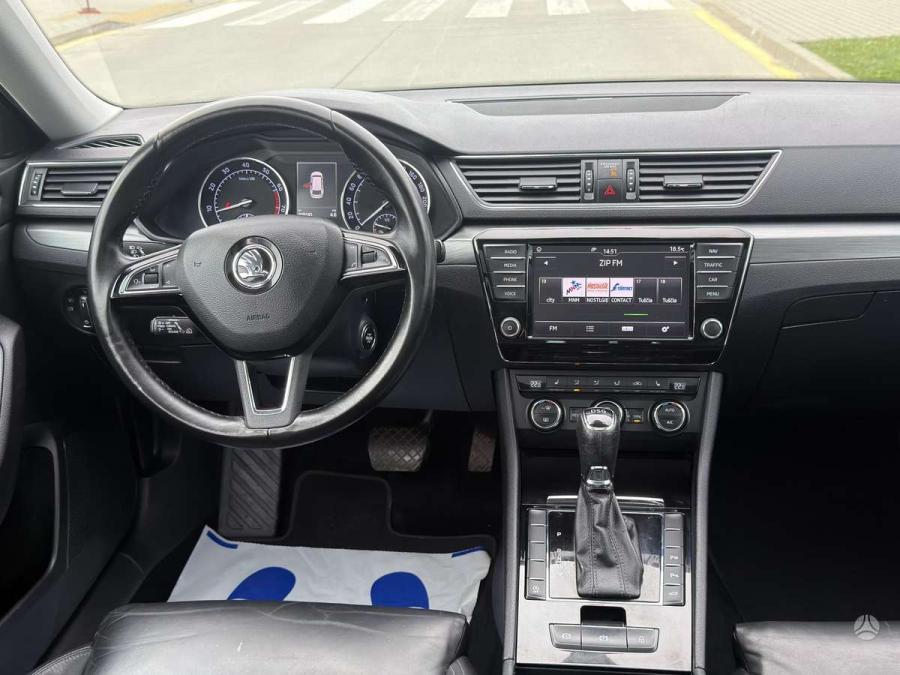Green Skoda SuperB 2017 in Siauliai, with an engine capacity of 1.80 L and mileage of 209 thousand km for 10990 €, photo 23 on AUTOMOTO.COM.LV