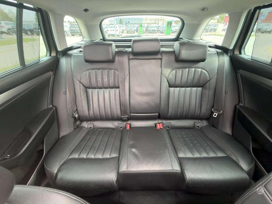 Green Skoda SuperB 2017 in Siauliai, with an engine capacity of 1.80 L and mileage of 209 thousand km for 10990 €, photo 35 on AUTOMOTO.COM.LV