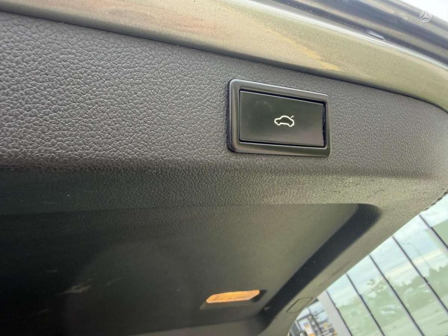 Green Skoda SuperB 2017 in Siauliai, with an engine capacity of 1.80 L and mileage of 209 thousand km for 10990 €, photo 38 on AUTOMOTO.COM.LV