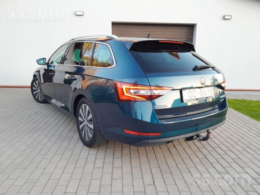 Green Skoda SuperB 2018 in Liepaja, with an engine capacity of 1.60 L and mileage of 261 thousand km for 10990 €, photo 5 on AUTOMOTO.COM.LV